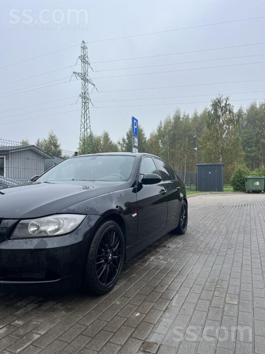 Melns BMW 320 2005 Dobele, ar dzinēja tilpumu 2.00 L un nobraukumu 357 tūkst. km par 3200 €, foto 3 vietnē AUTOMOTO.COM.LV