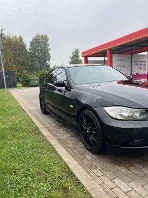 Melns BMW 320 2005 Dobele, ar dzinēja tilpumu 2.00 L un nobraukumu 357 tūkst. km par 3200 €, foto 6 vietnē AUTOMOTO.COM.LV