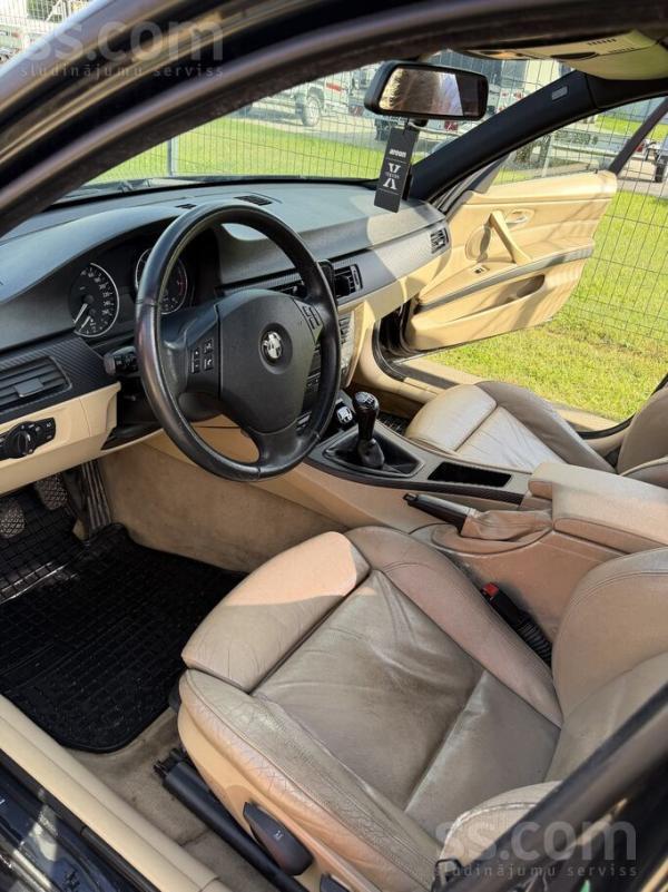 Black BMW 320 2005 in Dobele, with an engine capacity of 2.00 L and mileage of 357 thousand km for 3200 €, photo 9 on AUTOMOTO.COM.LV