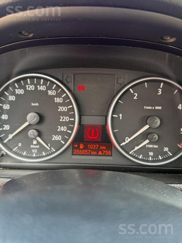 Black BMW 320 2005 in Dobele, with an engine capacity of 2.00 L and mileage of 357 thousand km for 3200 €, photo 10 on AUTOMOTO.COM.LV