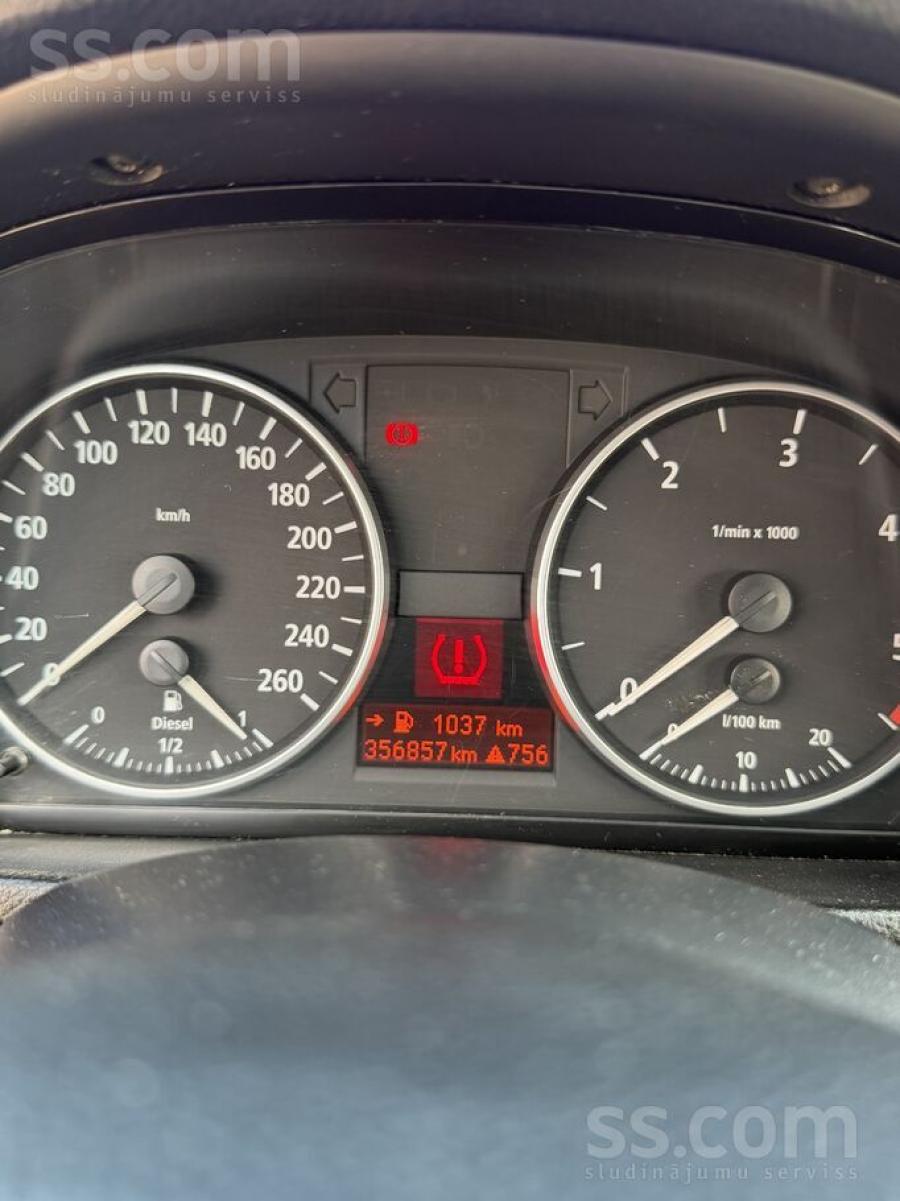 Melns BMW 320 2005 Dobele, ar dzinēja tilpumu 2.00 L un nobraukumu 357 tūkst. km par 3200 €, foto 10 vietnē AUTOMOTO.COM.LV