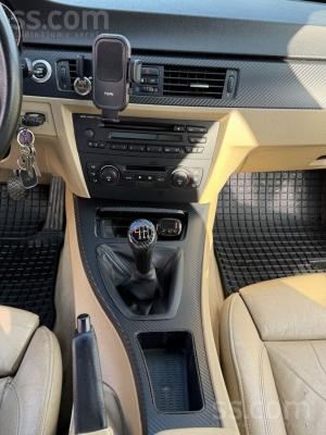 Melns BMW 320 2005 Dobele, ar dzinēja tilpumu 2.00 L un nobraukumu 357 tūkst. km par 3200 €, foto 12 vietnē AUTOMOTO.COM.LV