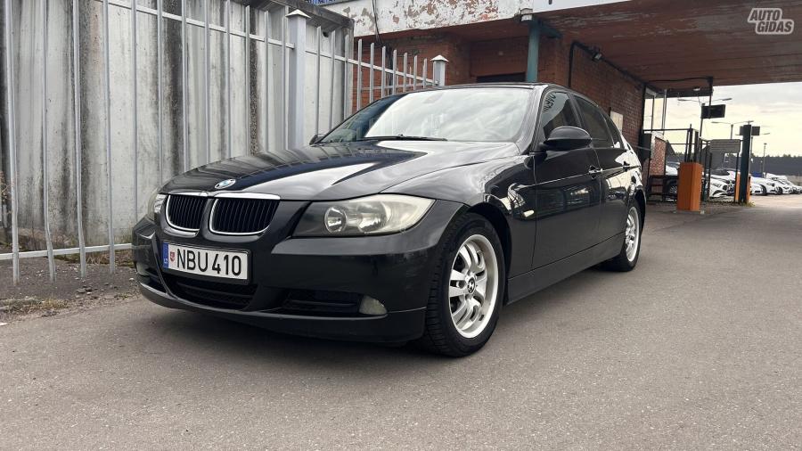 Melns BMW 320 2005 Kauņa, ar dzinēja tilpumu 2.00 L un nobraukumu 400 tūkst. km par 2400 €, foto 1 vietnē AUTOMOTO.COM.LV