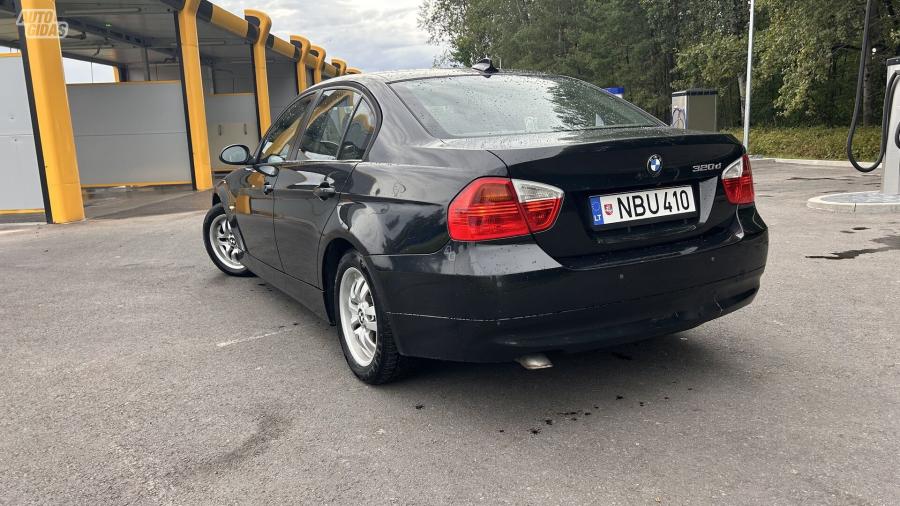 Melns BMW 320 2005 Kauņa, ar dzinēja tilpumu 2.00 L un nobraukumu 400 tūkst. km par 2400 €, foto 5 vietnē AUTOMOTO.COM.LV