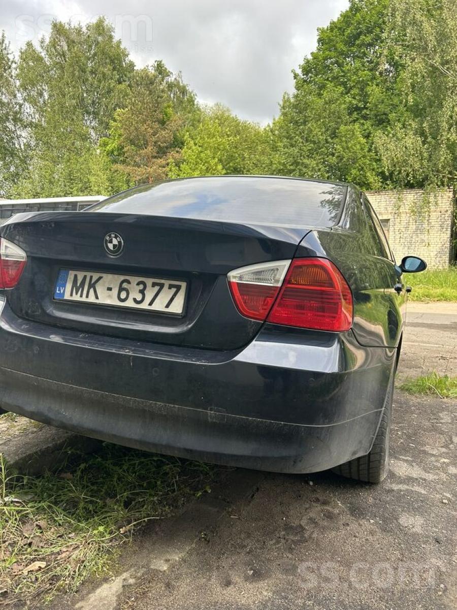 Black BMW 320 2006 in Riga, with an engine capacity of 2.00 L and mileage of 260 thousand km for 9000 €, photo 2 on AUTOMOTO.COM.LV