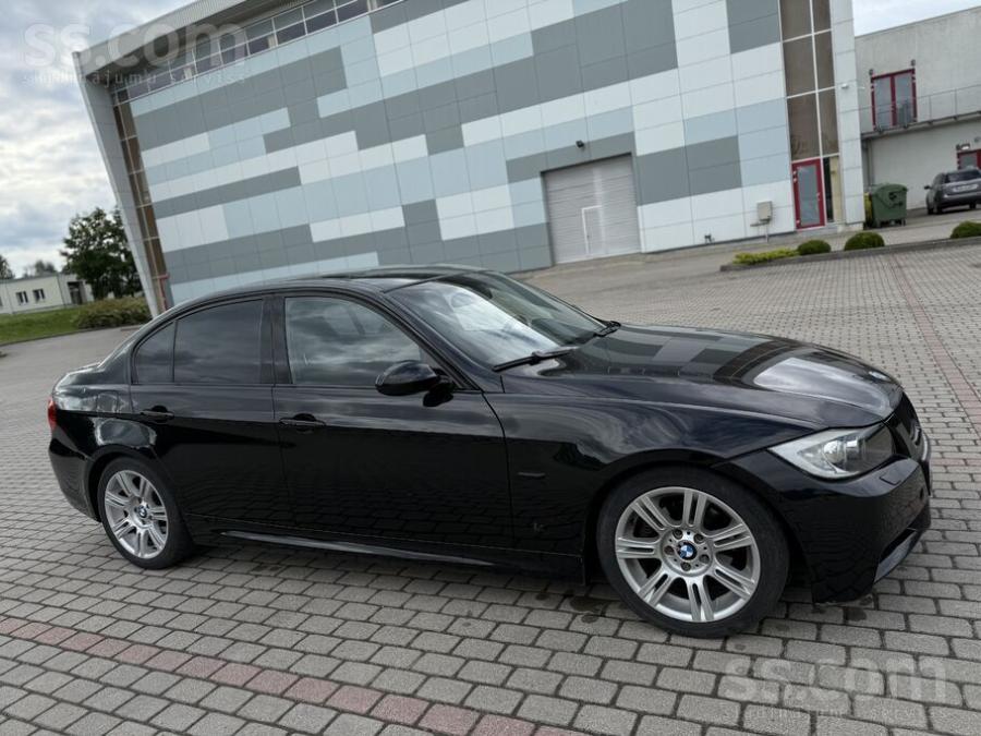 Black BMW 320 2006 in Dobele, with an engine capacity of 2.00 L and mileage of 341 thousand km for 5000 €, photo 2 on AUTOMOTO.COM.LV