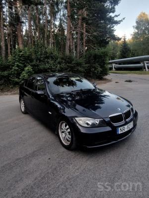 Black BMW 320 2006 in Riga, with an engine capacity of 2.00 L and mileage of 330 thousand km for 3000 €, photo 3 on AUTOMOTO.COM.LV