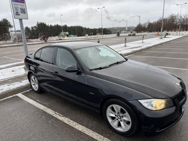Melns BMW 320 2006 Viļņa, ar dzinēja tilpumu 2.00 L un nobraukumu 251 tūkst. km par 2300 €, foto 4 vietnē AUTOMOTO.COM.LV