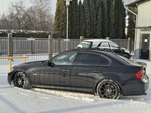 Black BMW 320 2006 in Riga, with an engine capacity of 2.00 L and mileage of 0 thousand km for 5200 €, photo 5 on AUTOMOTO.COM.LV