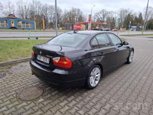 Melns BMW 320 2006 Rīga, ar dzinēja tilpumu 2.00 L un nobraukumu 290 tūkst. km par 4200 €, foto 5 vietnē AUTOMOTO.COM.LV