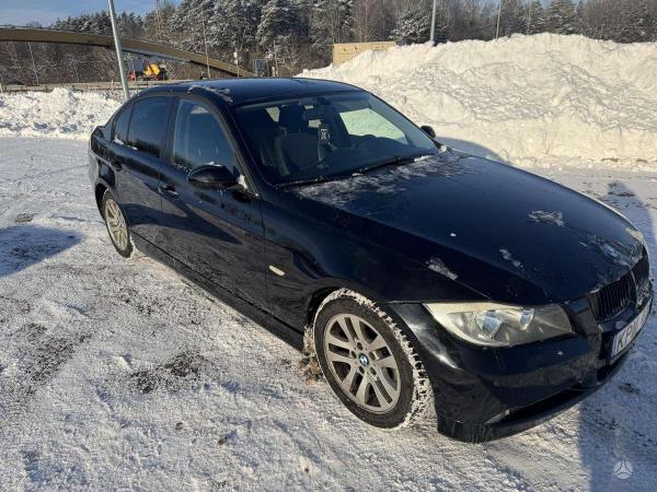 Melns BMW 320 2006 Kauņa, ar dzinēja tilpumu 2.00 L un nobraukumu 352 tūkst. km par 3900 €, foto 4 vietnē AUTOMOTO.COM.LV