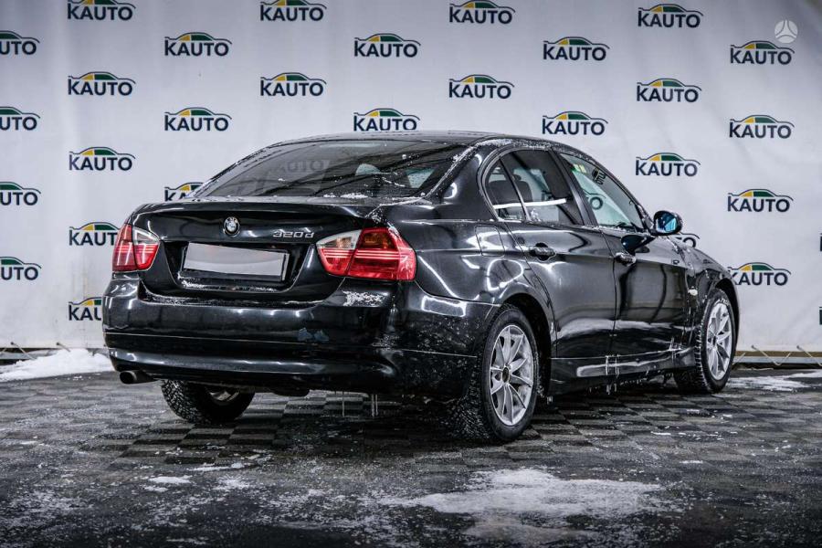 Melns BMW 320 2006 Kauņa, ar dzinēja tilpumu 2.00 L un nobraukumu 420 tūkst. km par 2990 €, foto 3 vietnē AUTOMOTO.COM.LV