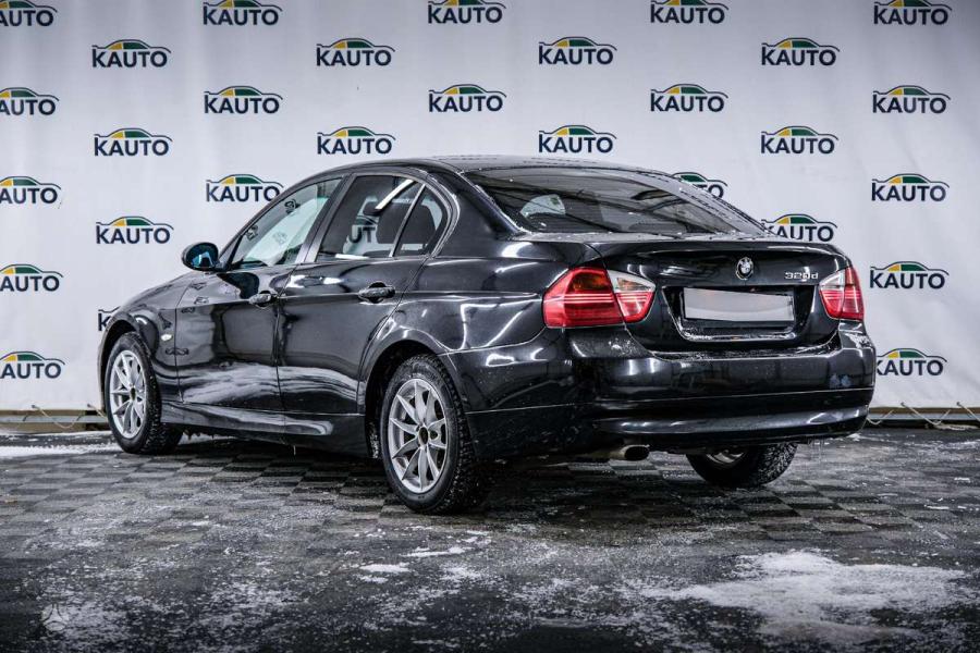 Melns BMW 320 2006 Kauņa, ar dzinēja tilpumu 2.00 L un nobraukumu 420 tūkst. km par 2990 €, foto 4 vietnē AUTOMOTO.COM.LV
