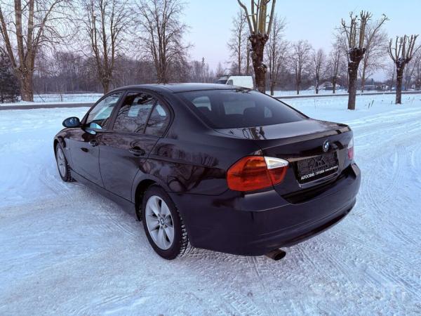 Melns BMW 320 2006 Ogre, ar dzinēja tilpumu 2.00 L un nobraukumu 261 tūkst. km par 3699 €, foto 4 vietnē AUTOMOTO.COM.LV