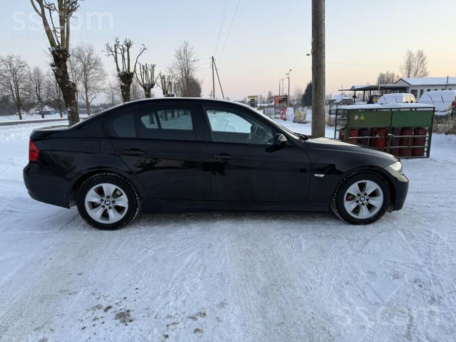 Black BMW 320 2006 in Ogre, with an engine capacity of 2.00 L and mileage of 261 thousand km for 3699 €, photo 8 on AUTOMOTO.COM.LV