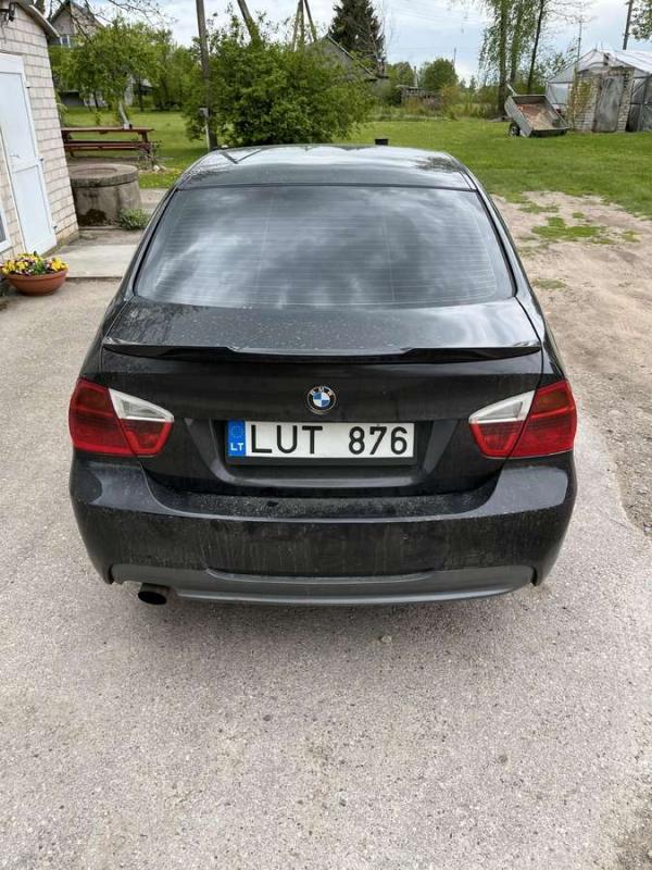 Melns BMW 320 2006 Marijampole, ar dzinēja tilpumu 2.00 L un nobraukumu 442 tūkst. km par 3000 €, foto 6 vietnē AUTOMOTO.COM.LV