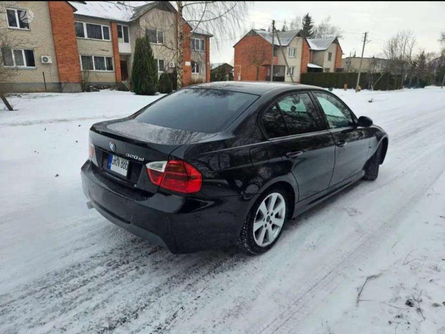 Melns BMW 320 2006 Vilkaviškis, ar dzinēja tilpumu 2.00 L un nobraukumu 176 tūkst. km par 4100 €, foto 2 vietnē AUTOMOTO.COM.LV