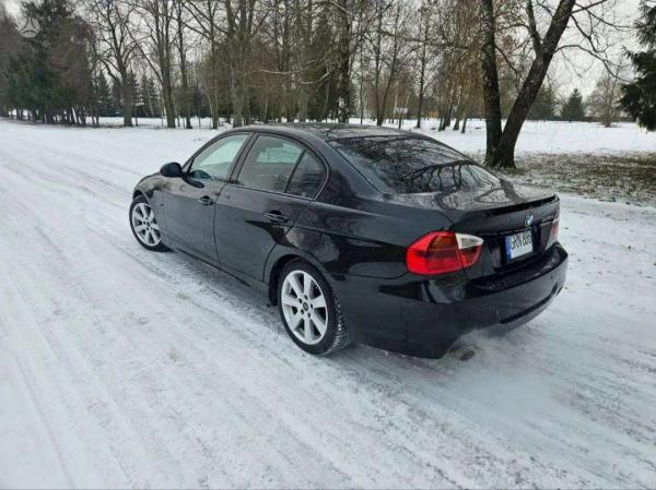 Black BMW 320 2006 in Vilkaviskis, with an engine capacity of 2.00 L and mileage of 176 thousand km for 4100 €, photo 3 on AUTOMOTO.COM.LV