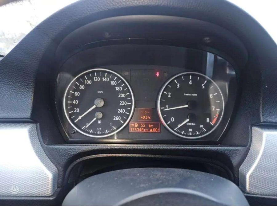 Melns BMW 320 2006 Vilkaviškis, ar dzinēja tilpumu 2.00 L un nobraukumu 176 tūkst. km par 4100 €, foto 5 vietnē AUTOMOTO.COM.LV