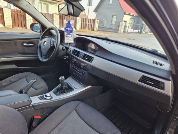 Melns BMW 320 2006 Ignalina, ar dzinēja tilpumu 2.00 L un nobraukumu 243 tūkst. km par 3850 €, foto 6 vietnē AUTOMOTO.COM.LV