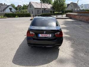 Melns BMW 320 2006 Raseiniai, ar dzinēja tilpumu 2.00 L un nobraukumu 268 tūkst. km par 1290 €, foto 4 vietnē AUTOMOTO.COM.LV
