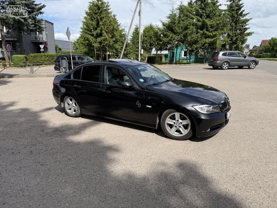 Melns BMW 320 2006 Raseiniai, ar dzinēja tilpumu 2.00 L un nobraukumu 268 tūkst. km par 1290 €, foto 5 vietnē AUTOMOTO.COM.LV