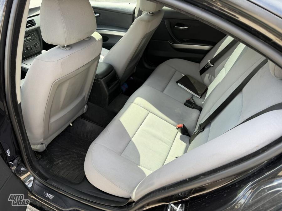 Melns BMW 320 2006 Raseiniai, ar dzinēja tilpumu 2.00 L un nobraukumu 268 tūkst. km par 1290 €, foto 8 vietnē AUTOMOTO.COM.LV