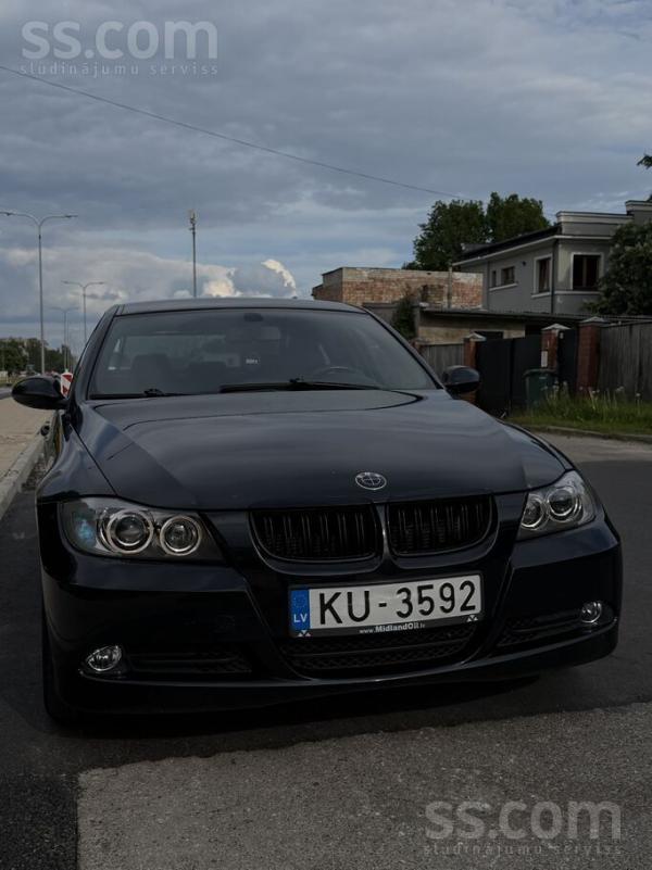 Black BMW 320 2006 in Riga, with an engine capacity of 2.00 L and mileage of 401 thousand km for 4000 €, photo 1 on AUTOMOTO.COM.LV