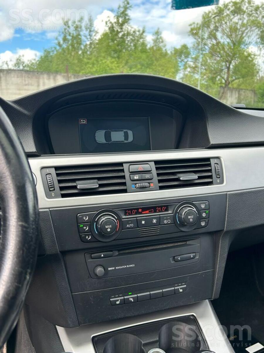 Melns BMW 320 2006 Jelgava, ar dzinēja tilpumu 2.00 L un nobraukumu 338 tūkst. km par 4000 €, foto 12 vietnē AUTOMOTO.COM.LV