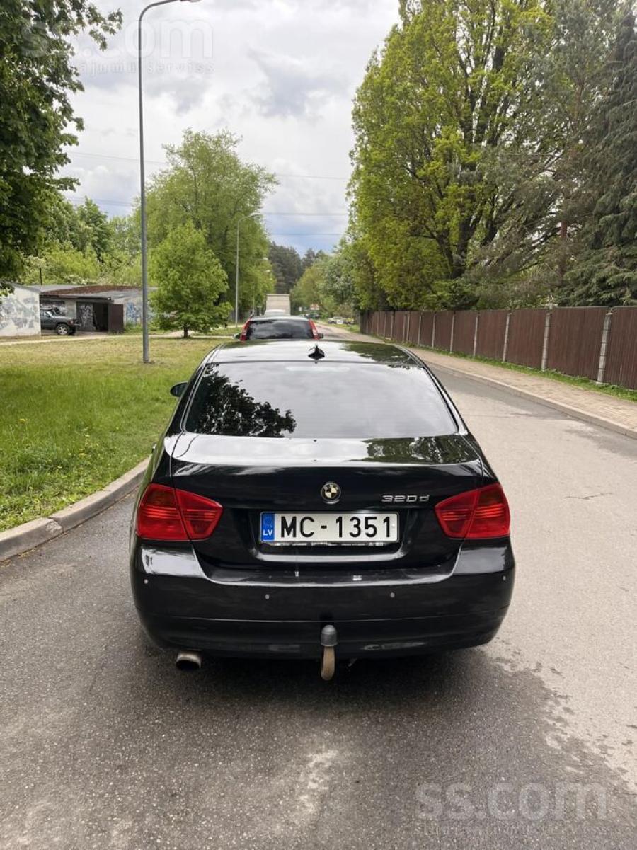 Black BMW 320 2006 in Riga, with an engine capacity of 2.00 L and mileage of 339 thousand km for 3150 €, photo 5 on AUTOMOTO.COM.LV