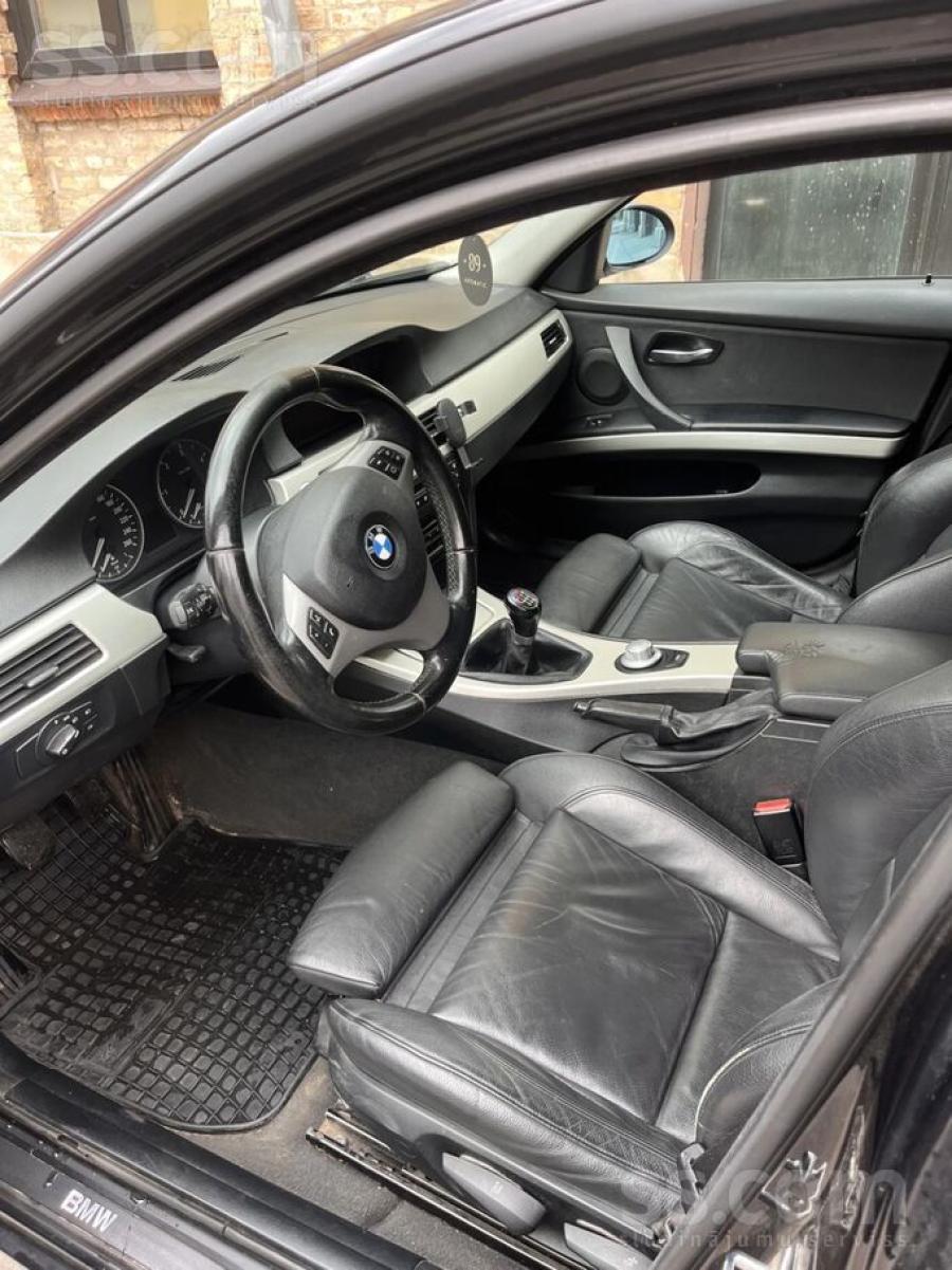 Black BMW 320 2006 in Riga, with an engine capacity of 2.00 L and mileage of 339 thousand km for 3150 €, photo 7 on AUTOMOTO.COM.LV