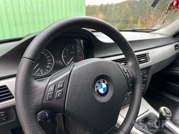 Melns BMW 320 2006 Liepāja, ar dzinēja tilpumu 2.00 L un nobraukumu 345 tūkst. km par 3100 €, foto 3 vietnē AUTOMOTO.COM.LV