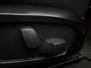 Melns BMW 320 2006 Rīga, ar dzinēja tilpumu 2.00 L un nobraukumu 305 tūkst. km par 3990 €, foto 5 vietnē AUTOMOTO.COM.LV