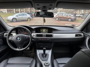 Melns BMW 320 2006 Rīga, ar dzinēja tilpumu 2.00 L un nobraukumu 305 tūkst. km par 3990 €, foto 16 vietnē AUTOMOTO.COM.LV