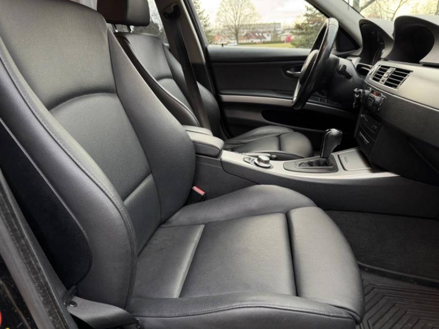 Melns BMW 320 2006 Rīga, ar dzinēja tilpumu 2.00 L un nobraukumu 305 tūkst. km par 3990 €, foto 18 vietnē AUTOMOTO.COM.LV