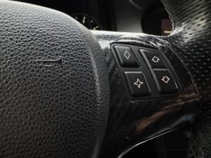 Melns BMW 320 2006 Rīga, ar dzinēja tilpumu 2.00 L un nobraukumu 305 tūkst. km par 3990 €, foto 32 vietnē AUTOMOTO.COM.LV