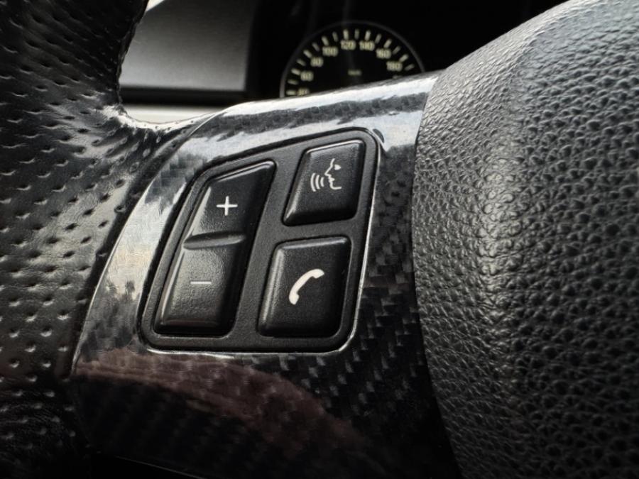 Melns BMW 320 2006 Rīga, ar dzinēja tilpumu 2.00 L un nobraukumu 305 tūkst. km par 3990 €, foto 33 vietnē AUTOMOTO.COM.LV