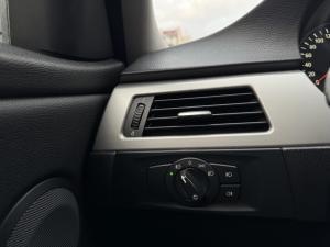 Melns BMW 320 2006 Rīga, ar dzinēja tilpumu 2.00 L un nobraukumu 305 tūkst. km par 3990 €, foto 35 vietnē AUTOMOTO.COM.LV