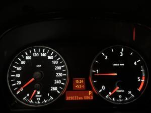 Melns BMW 320 2006 Rīga, ar dzinēja tilpumu 2.00 L un nobraukumu 305 tūkst. km par 3990 €, foto 36 vietnē AUTOMOTO.COM.LV