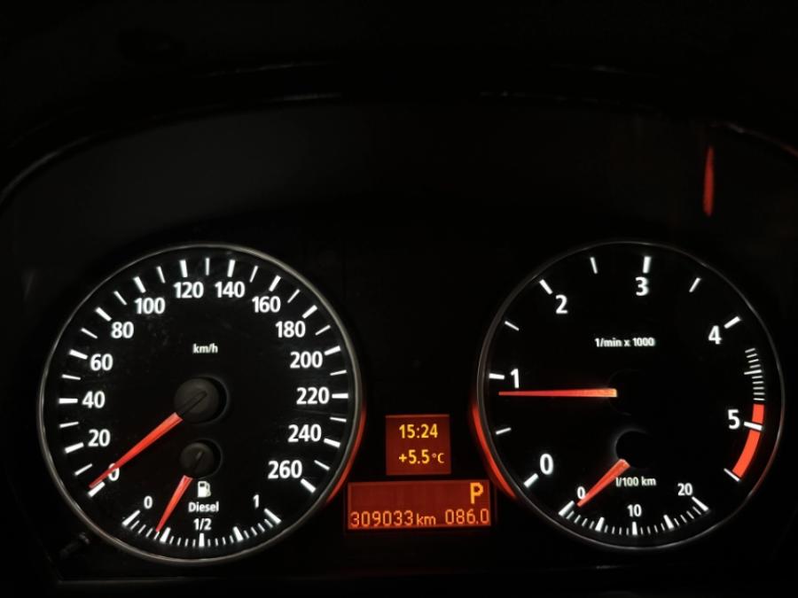 Melns BMW 320 2006 Rīga, ar dzinēja tilpumu 2.00 L un nobraukumu 305 tūkst. km par 3990 €, foto 36 vietnē AUTOMOTO.COM.LV