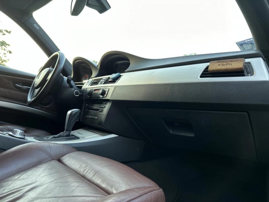 Melns BMW 320 2006 Rīga, ar dzinēja tilpumu 2.00 L un nobraukumu 328 tūkst. km par 3990 €, foto 5 vietnē AUTOMOTO.COM.LV