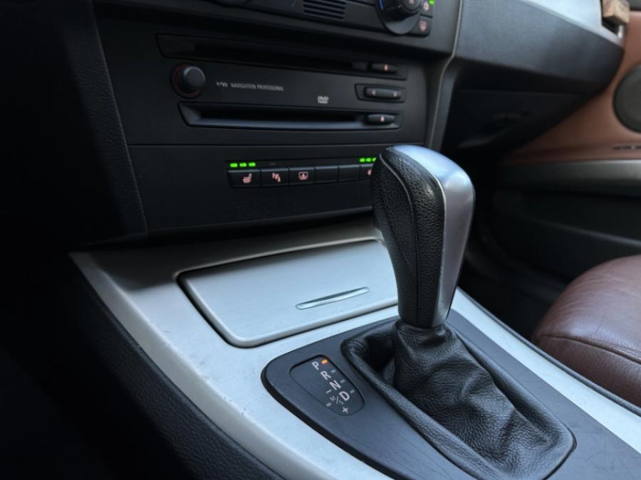 Melns BMW 320 2006 Rīga, ar dzinēja tilpumu 2.00 L un nobraukumu 328 tūkst. km par 3990 €, foto 10 vietnē AUTOMOTO.COM.LV