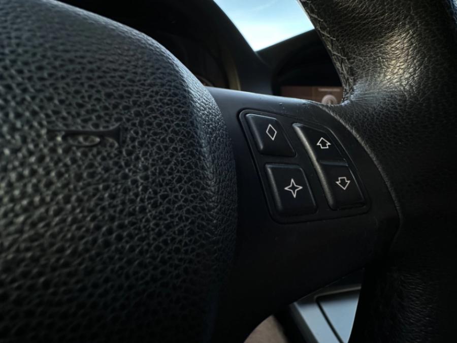 Melns BMW 320 2006 Rīga, ar dzinēja tilpumu 2.00 L un nobraukumu 328 tūkst. km par 3990 €, foto 19 vietnē AUTOMOTO.COM.LV