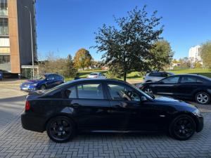 Melns BMW 320 2006 Rīga, ar dzinēja tilpumu 2.00 L un nobraukumu 328 tūkst. km par 3990 €, foto 27 vietnē AUTOMOTO.COM.LV