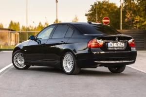 Черный БМВ 320 2006 в Елгава, объемом двигателя 2.00 л и пробегом 213 тыс. км за 4700 €, фото 5 на AUTOMOTO.COM.LV