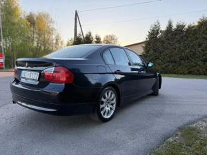 Black BMW 320 2006 in Riga, with an engine capacity of 2.00 L and mileage of 412 thousand km for 3700 €, photo 4 on AUTOMOTO.COM.LV