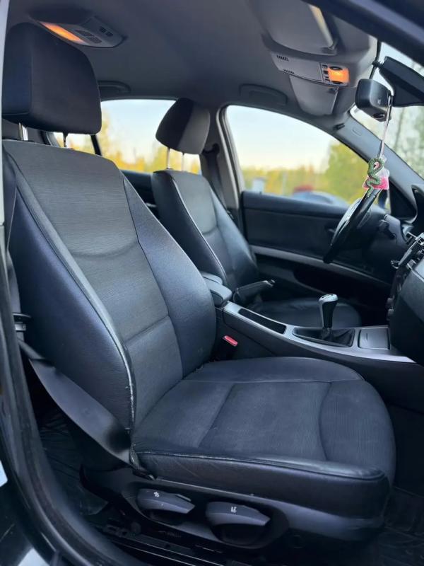 Black BMW 320 2006 in Riga, with an engine capacity of 2.00 L and mileage of 412 thousand km for 3700 €, photo 9 on AUTOMOTO.COM.LV