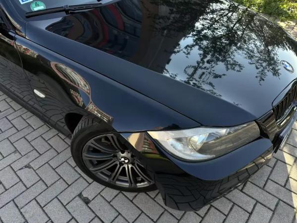 Melns BMW 320 2006 Rīga, ar dzinēja tilpumu 2.00 L un nobraukumu 264 tūkst. km par 3990 €, foto 3 vietnē AUTOMOTO.COM.LV