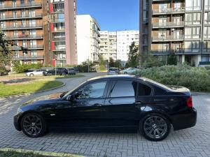 Black BMW 320 2006 in Riga, with an engine capacity of 2.00 L and mileage of 264 thousand km for 3990 €, photo 5 on AUTOMOTO.COM.LV