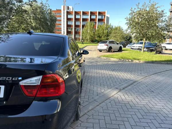 Melns BMW 320 2006 Rīga, ar dzinēja tilpumu 2.00 L un nobraukumu 264 tūkst. km par 3990 €, foto 9 vietnē AUTOMOTO.COM.LV